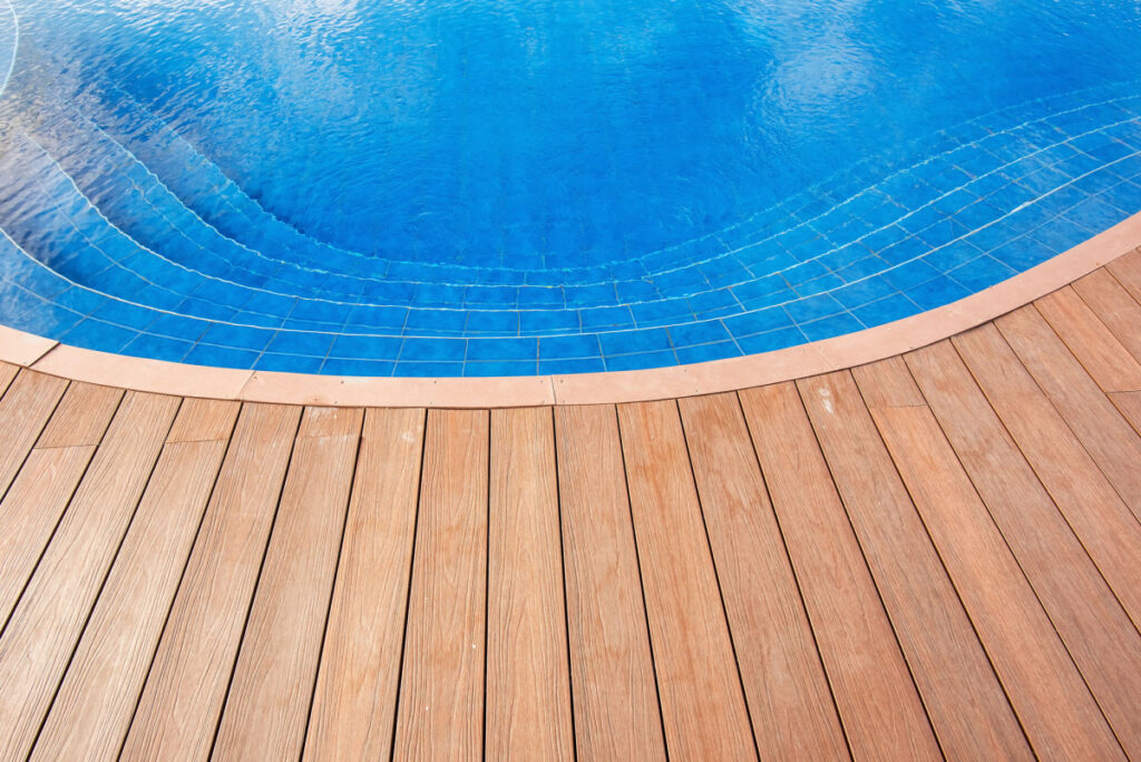 The Benefits of a Curved Deck - All Weather Decks